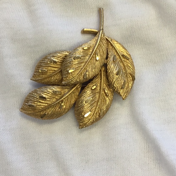 Coro | Jewelry | Vintage Coro Brushed Gold Brooch Pin | Poshmark